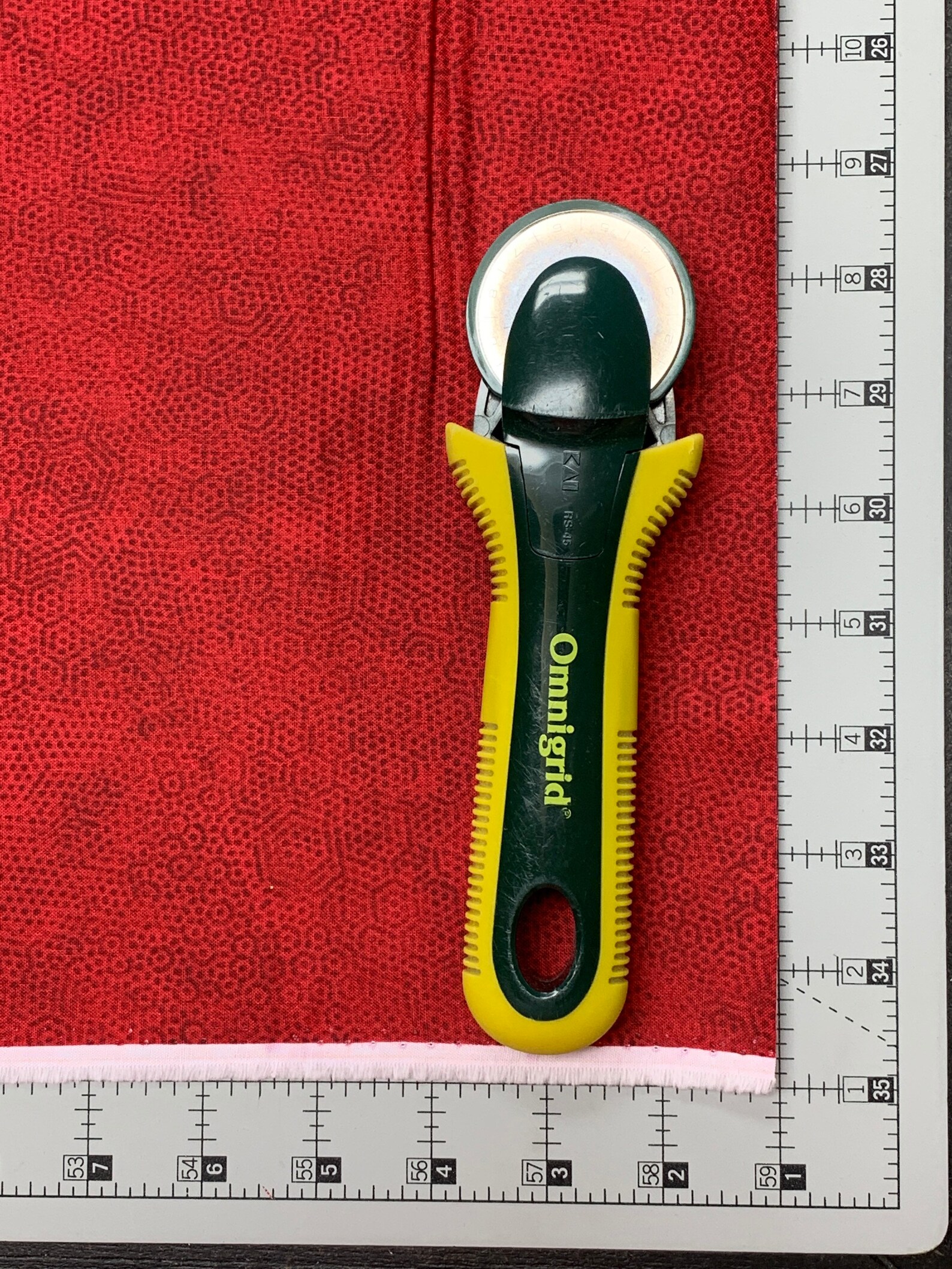 Dimples Carmine Blender Fabric // Andover P0260-1867-R2 by the | Etsy