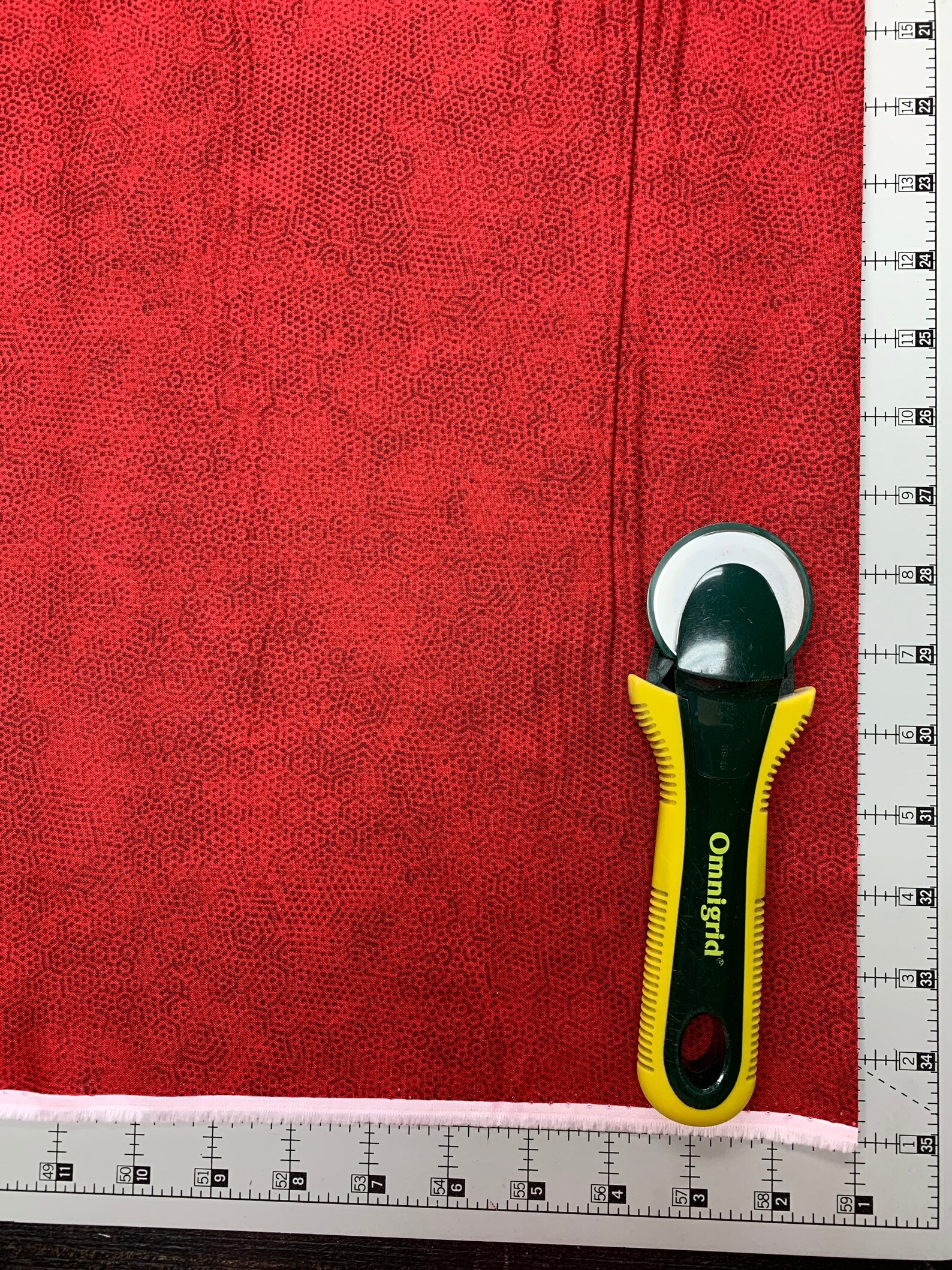 Dimples Carmine Blender Fabric // Andover P0260-1867-R2 by the | Etsy