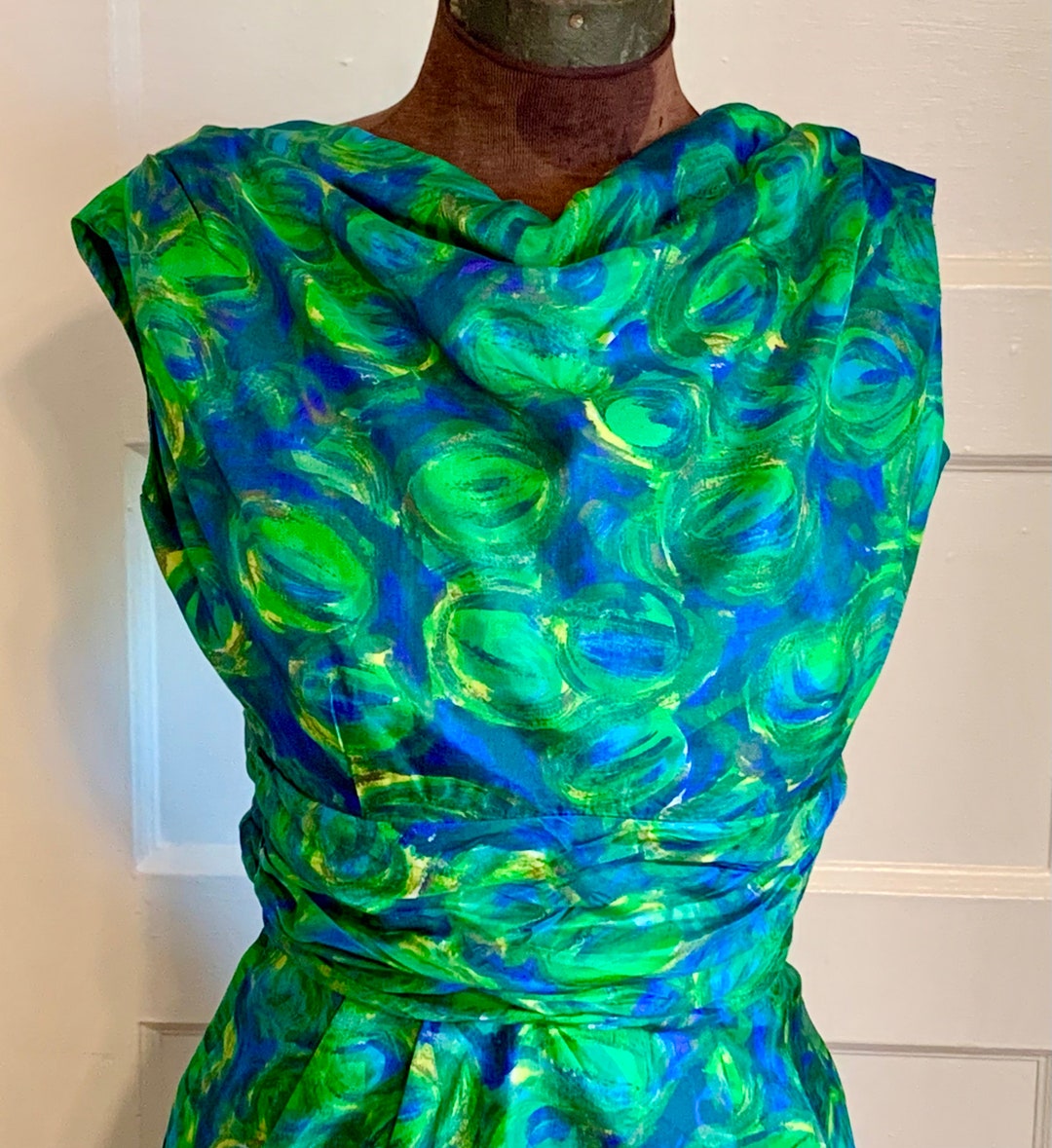 Vintage Early 60’s Green Synthetic Silk Sheath Dress - Etsy