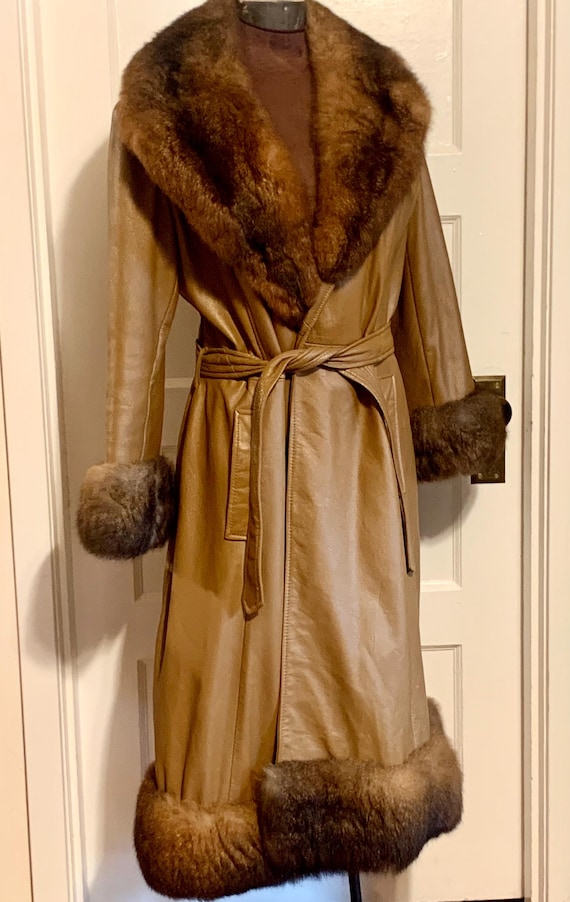 Vintage 1970s Leather Coat With Fur Trim - Gem