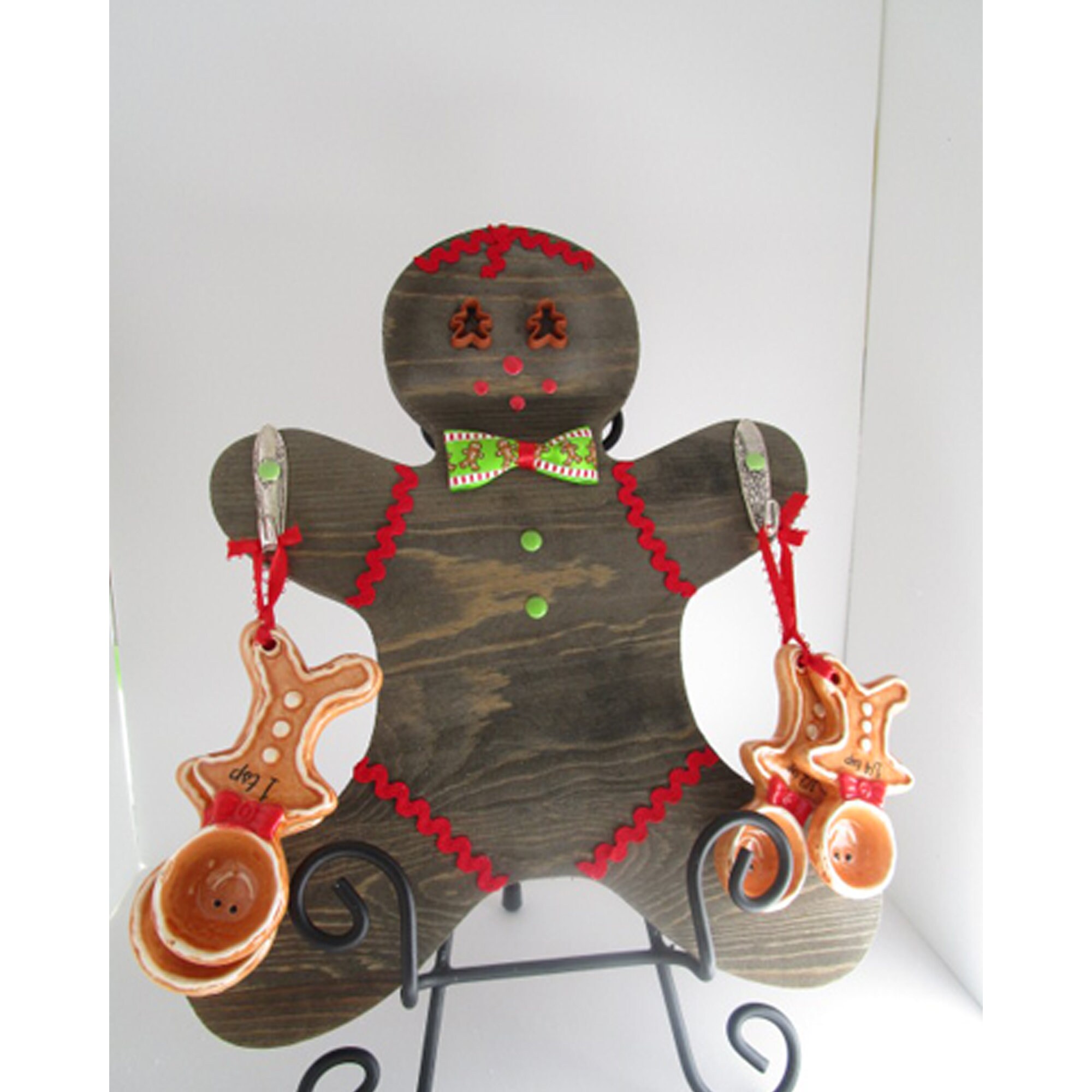 Gingerbread Kitchen Wall Decor and Measuring Spoons