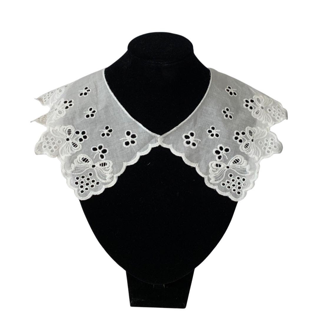 Lace Pretty White 2-piece Collar, Drama Vintage Period Guipure ...