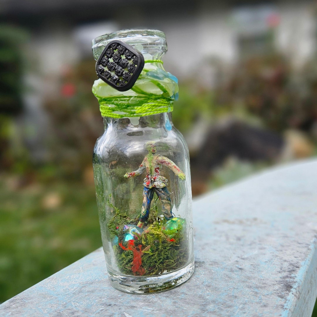 Mini Sideshow Specimen- the Living Dead, Miniature Zombie Specimen Jar ...