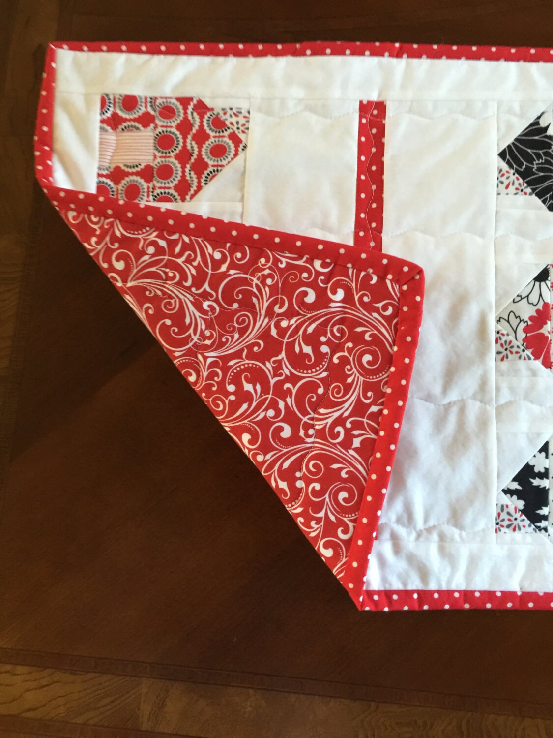 Little Houses Table Topper - Etsy