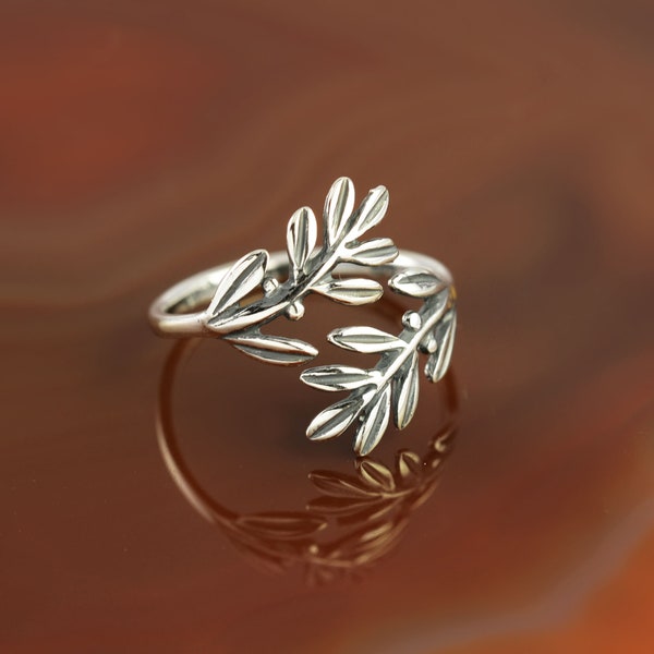 Laurel Leaf Ring - Etsy
