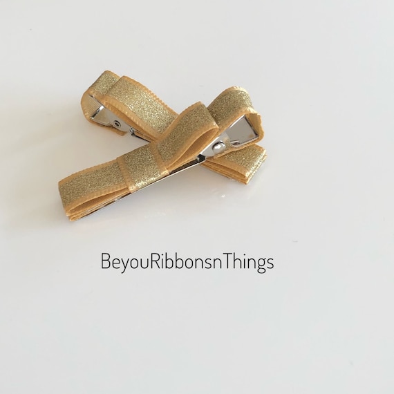 Gold Glitter Hair Clips by BeyouRibbonsnThings | Catch My Party