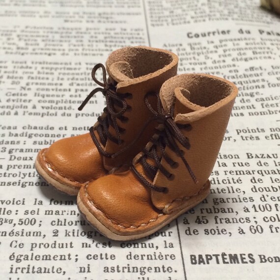 Real leather: Miniature lace-up boots CAMEL for Blythe | Etsy