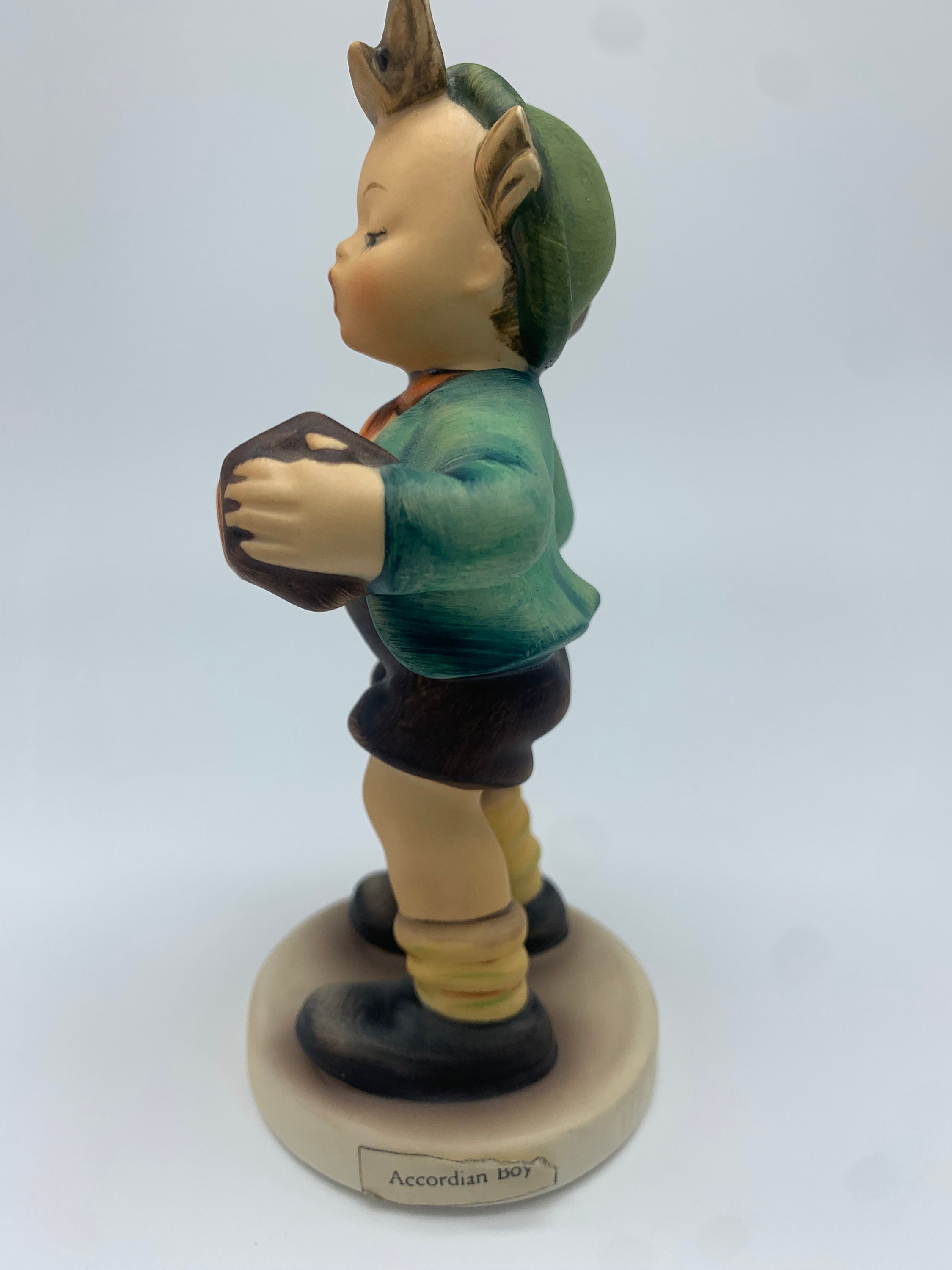 Hummel by Goebel Figurine - Accordion Boy | #185 TMK 5 Goebel Bee ...