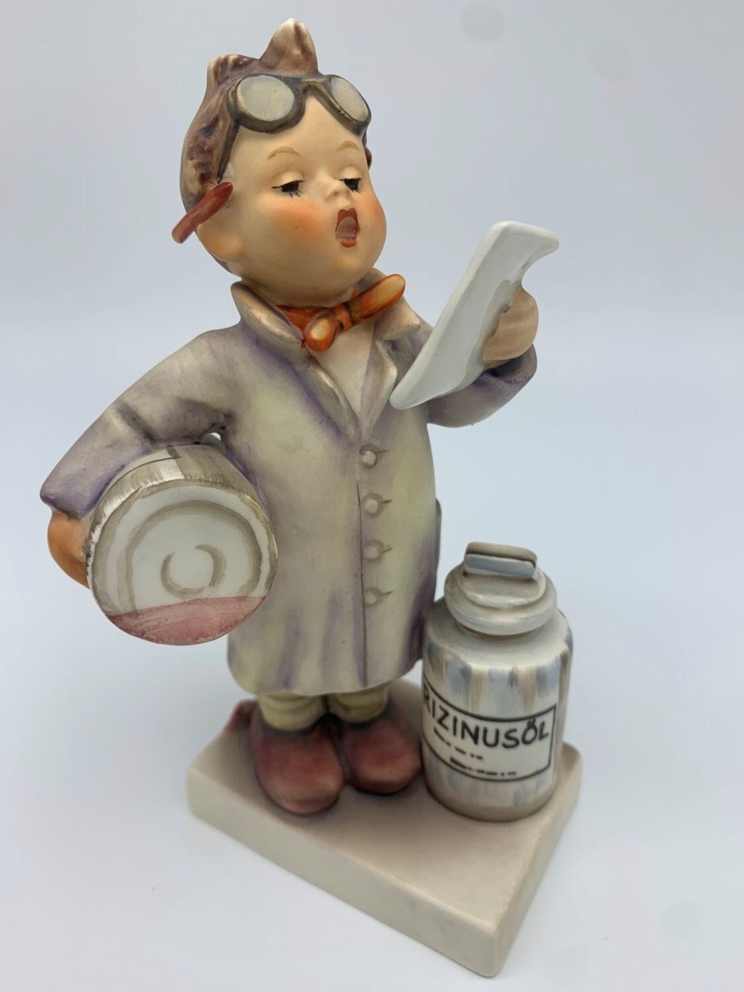 Hummel by Goebel Figurine - Little Pharmacist | #322 TMK 4 1964-1971 ...