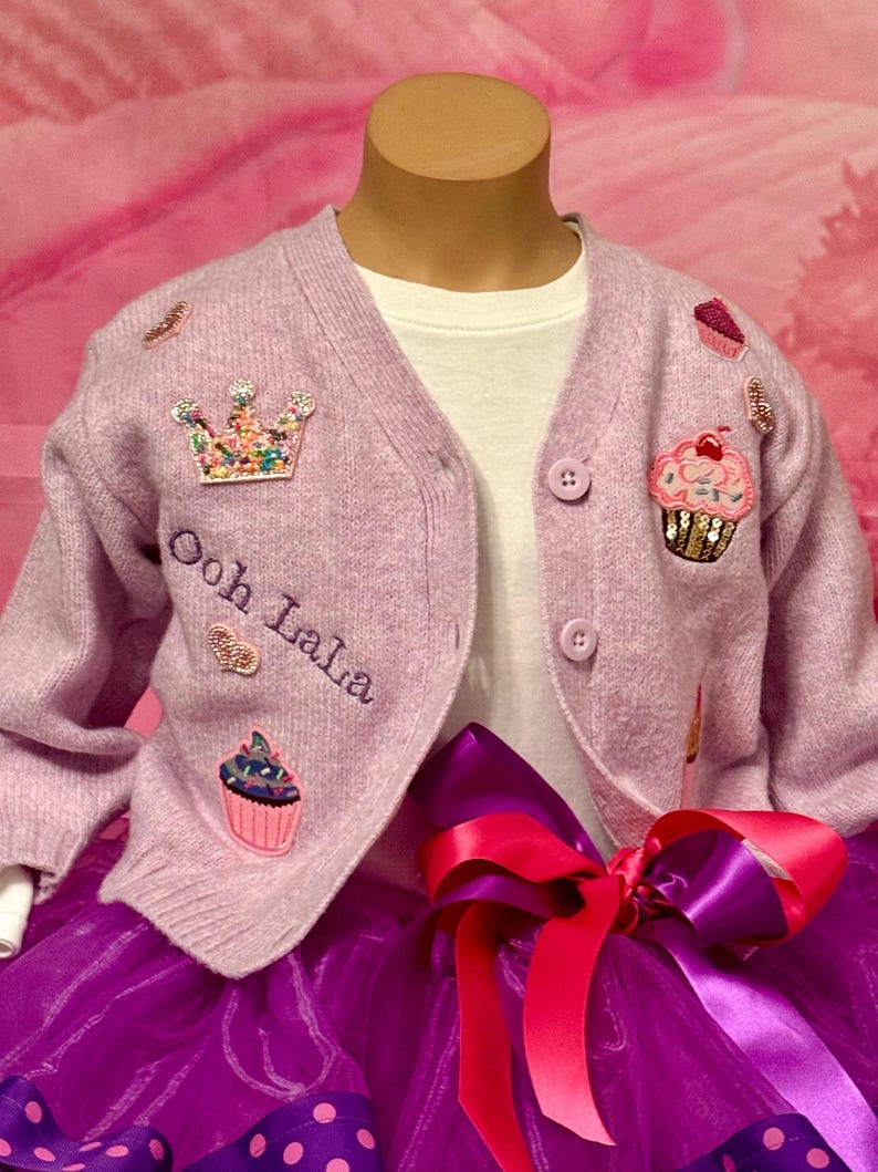 Suéter Fancy Nancy Cupcake, suéter bordado Ooh LaLa Only - Etsy España