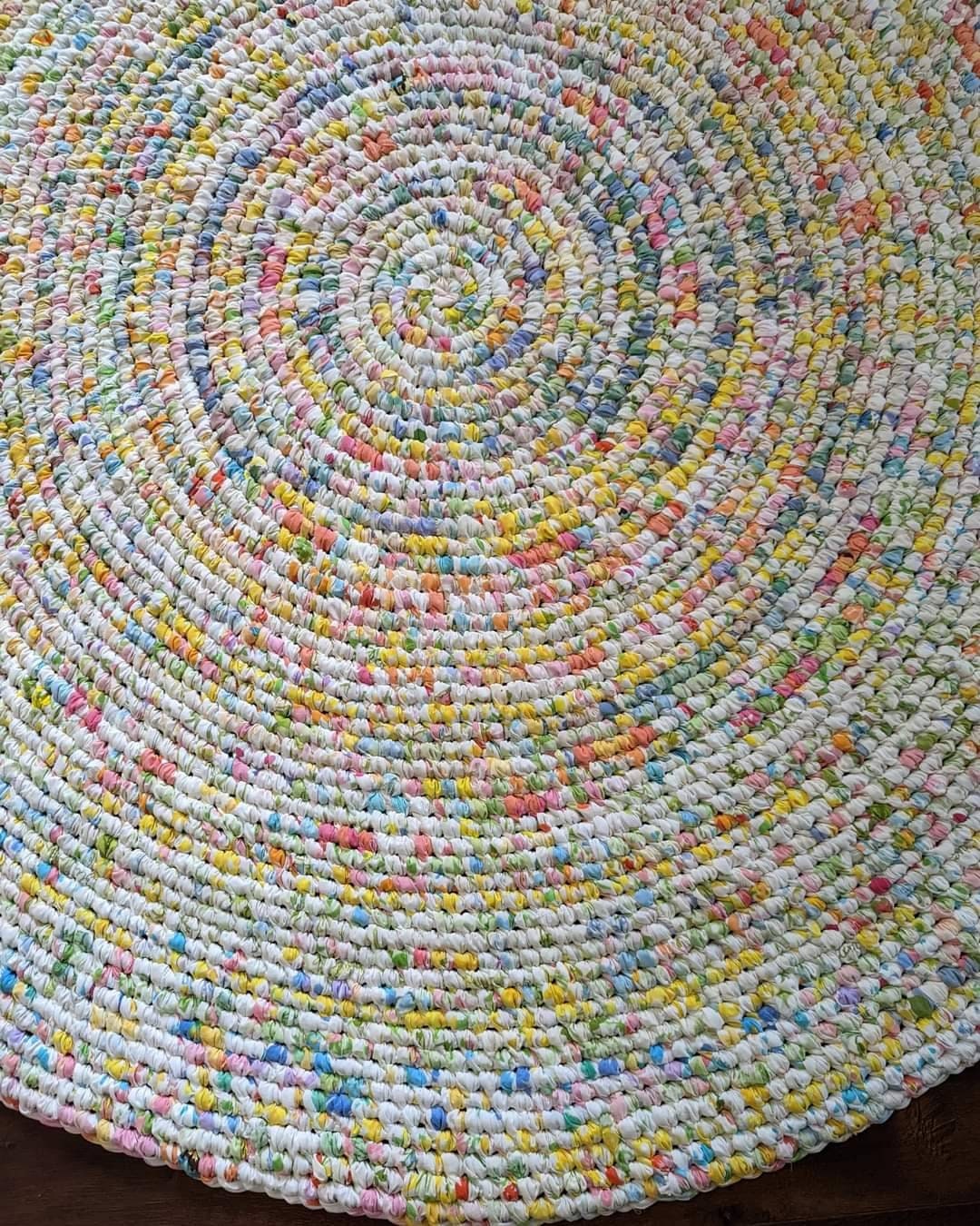 Toothbrush/amish Knot 50" Round Spring - Pink, Yellow, Green, Blue ...