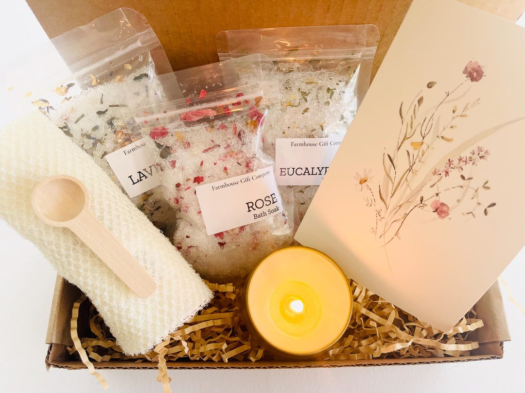 Soothing Relaxation Gift Box Eucalyptus, Lavender Rose Bath Soak ...