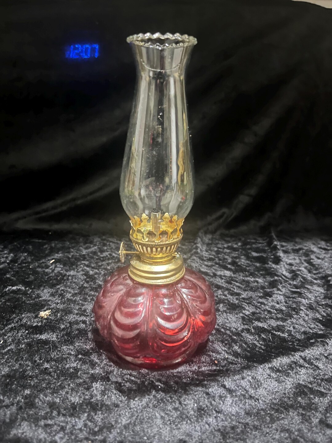 Vintage Red Glass Oil Lamp W/chimney Made in Hong Kong - Etsy