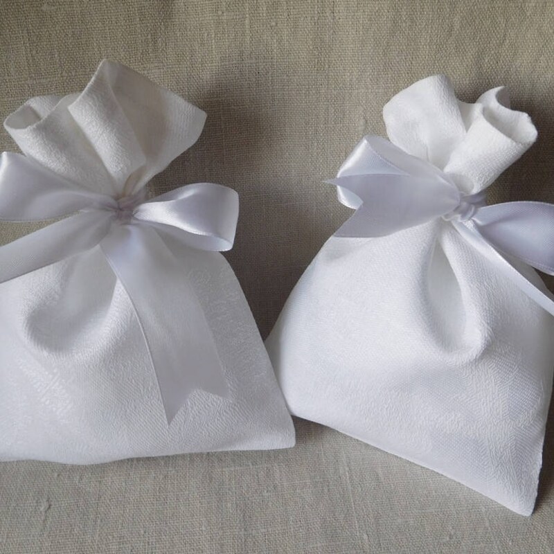 Wedding Gift Bags - 60+ Gift Ideas for 2025