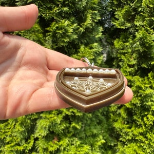 The Traitors Shield Replica Keychain DISCOUNTED - Etsy