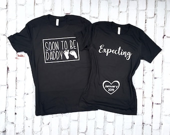 Expecting mom shirt | Etsy