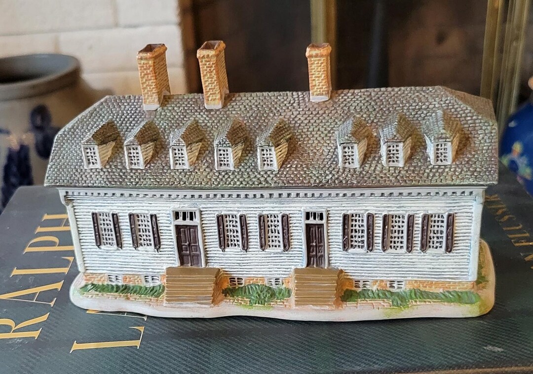 Vintage Williamsburg Town Hall Collection: Weatherburn Tavern Model - Etsy