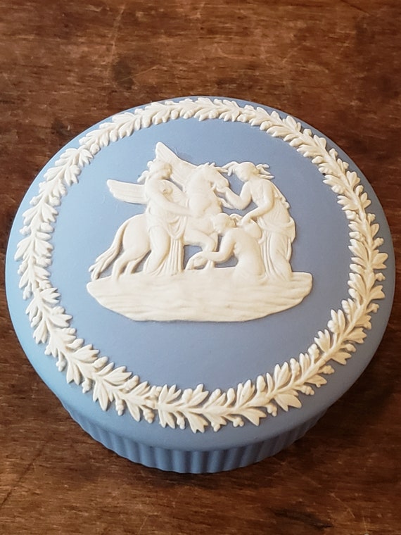 Vintage Wedgwood Box Scalloped Jasperware Trinket Box… - Gem
