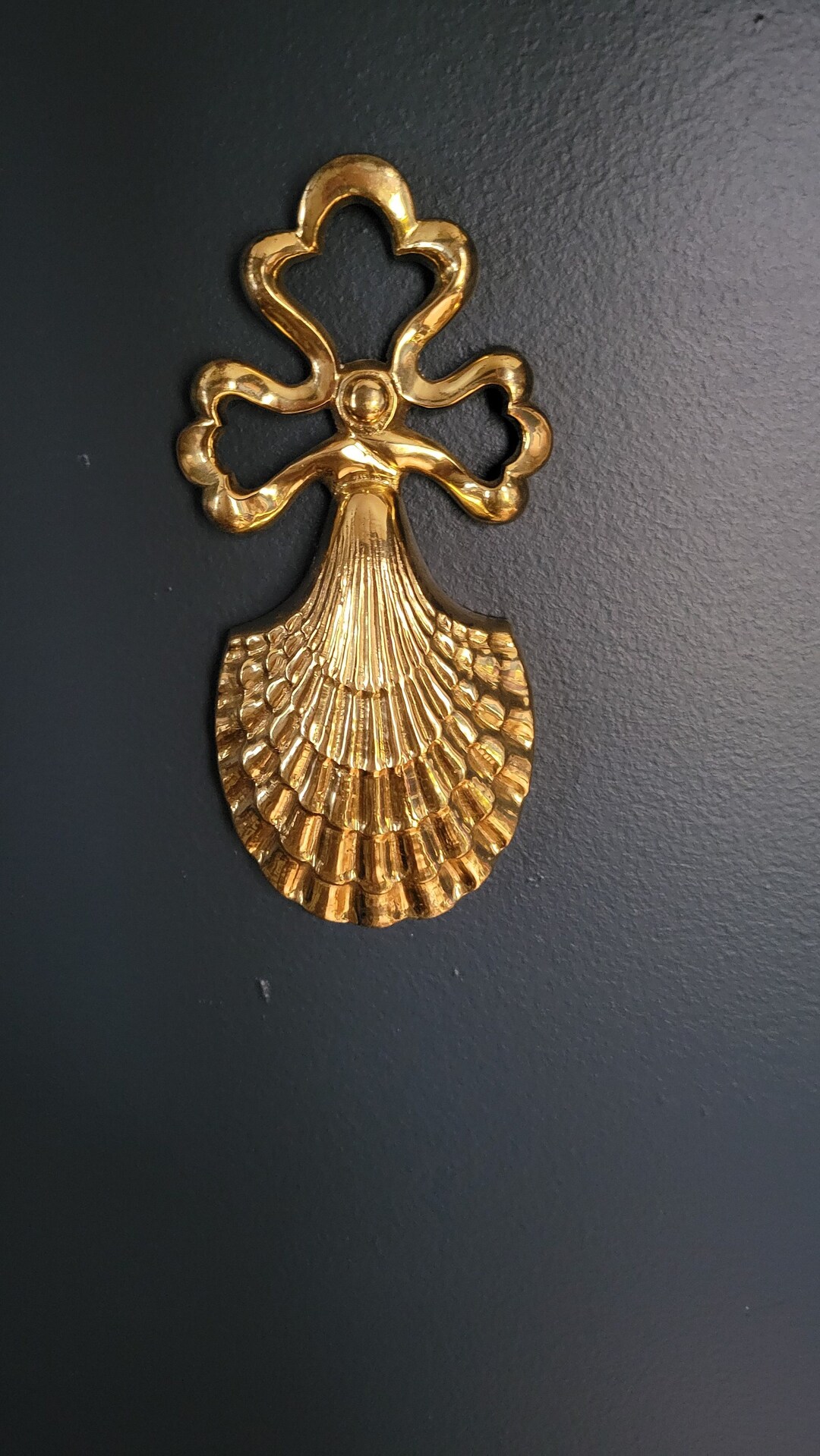 Vintage Brass Bow and Seashell Wall Hanging - Etsy