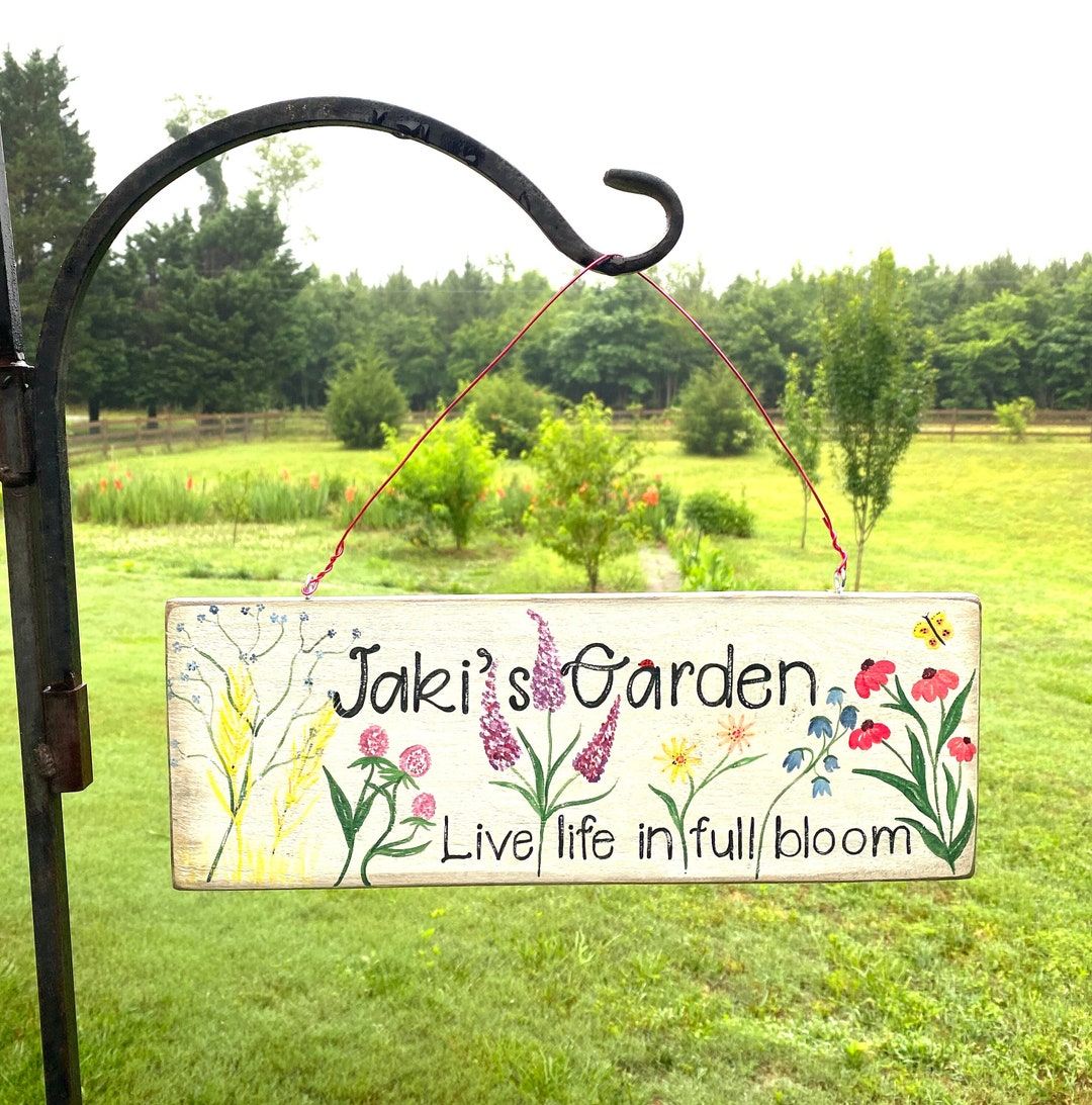 Personalized Garden Sign: Hand Painted Floral Wood Decor - Etsy