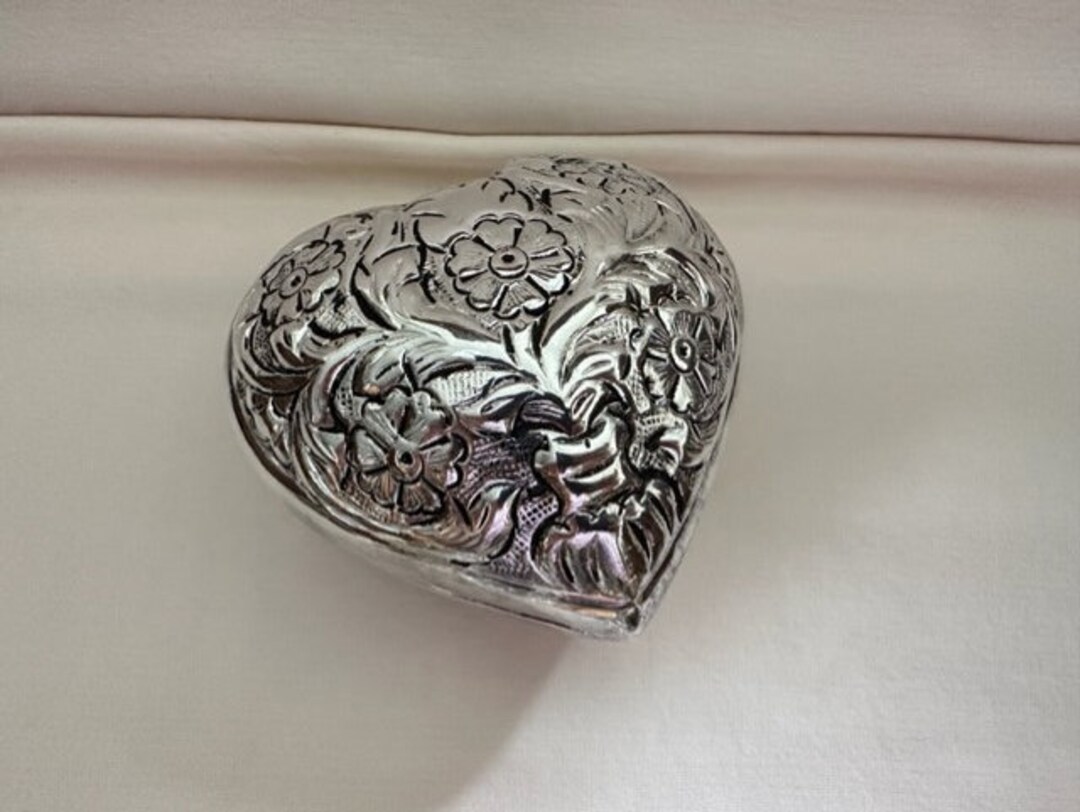 Vintage Silver Floral Repousse Heart Container - Etsy