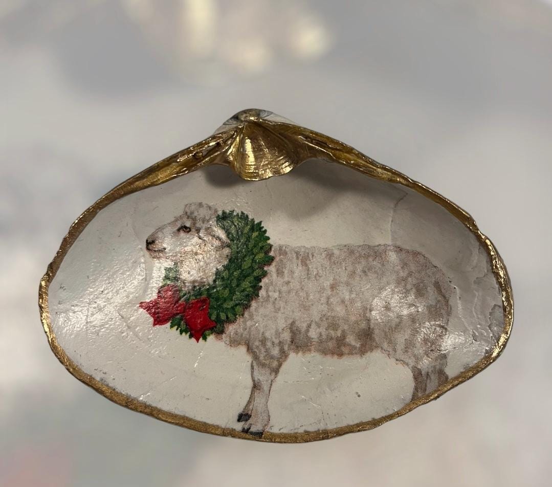 Christmas Shell, Decoupaged Holiday Clam Shell, Christmas Decor - Etsy