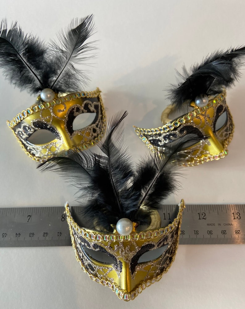 One Mask Napkin Ring, Purim Party Decor, Mardi Gras Decor - Etsy