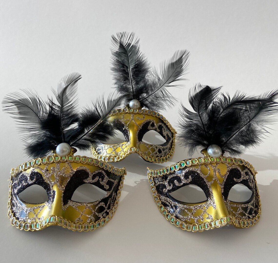 One Mask Napkin Ring, Purim Party Decor, Mardi Gras Decor - Etsy