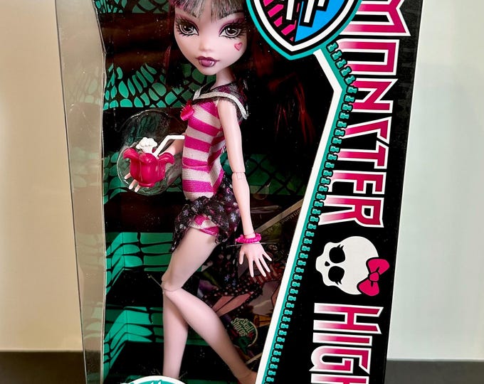Monster High Draculaura Doll Skull Shores Draculaura Vintage Doll