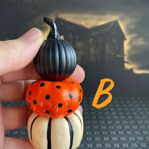 Miniature Stacked Pumpkins, Dollhouse Pumpkins, Halloween Dollhouse ...