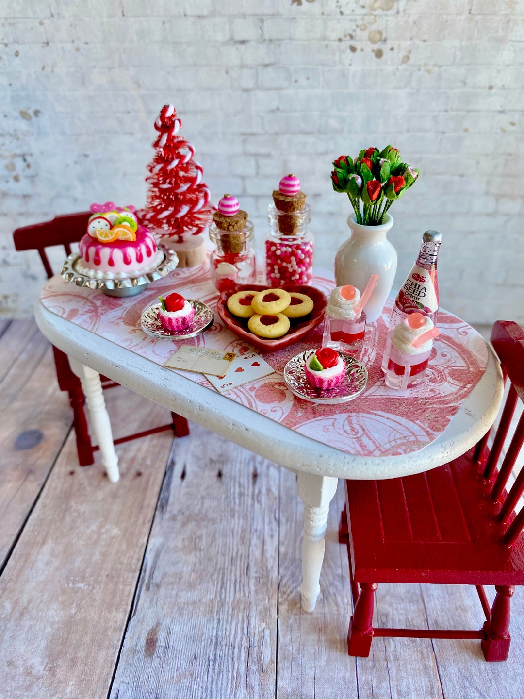 Miniature Valentines Table and Chairs, 1:12 Scale Dollhouse Furniture ...