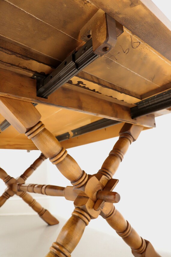 Temple Stuart Dining Room Set