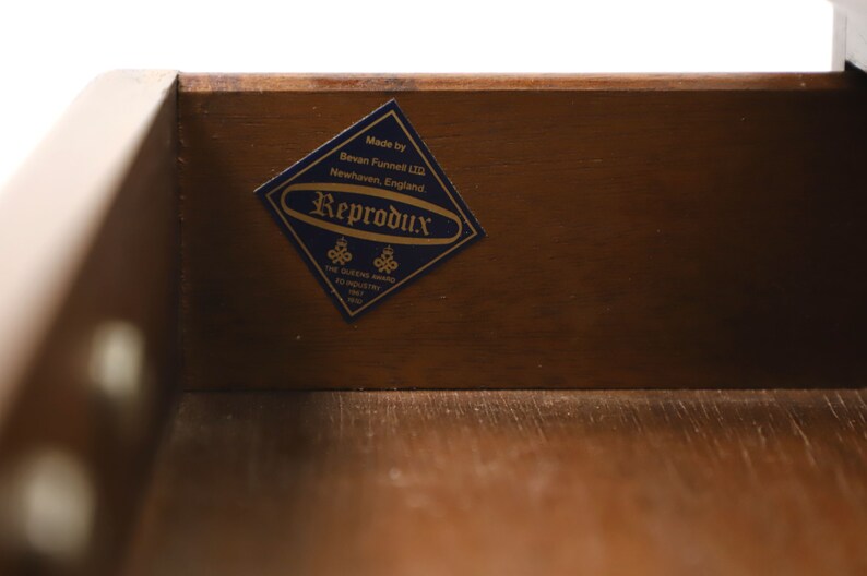 BEVAN FUNNELL Reprodux Flame Mahogany Queen Anne Entry Console Table - Etsy