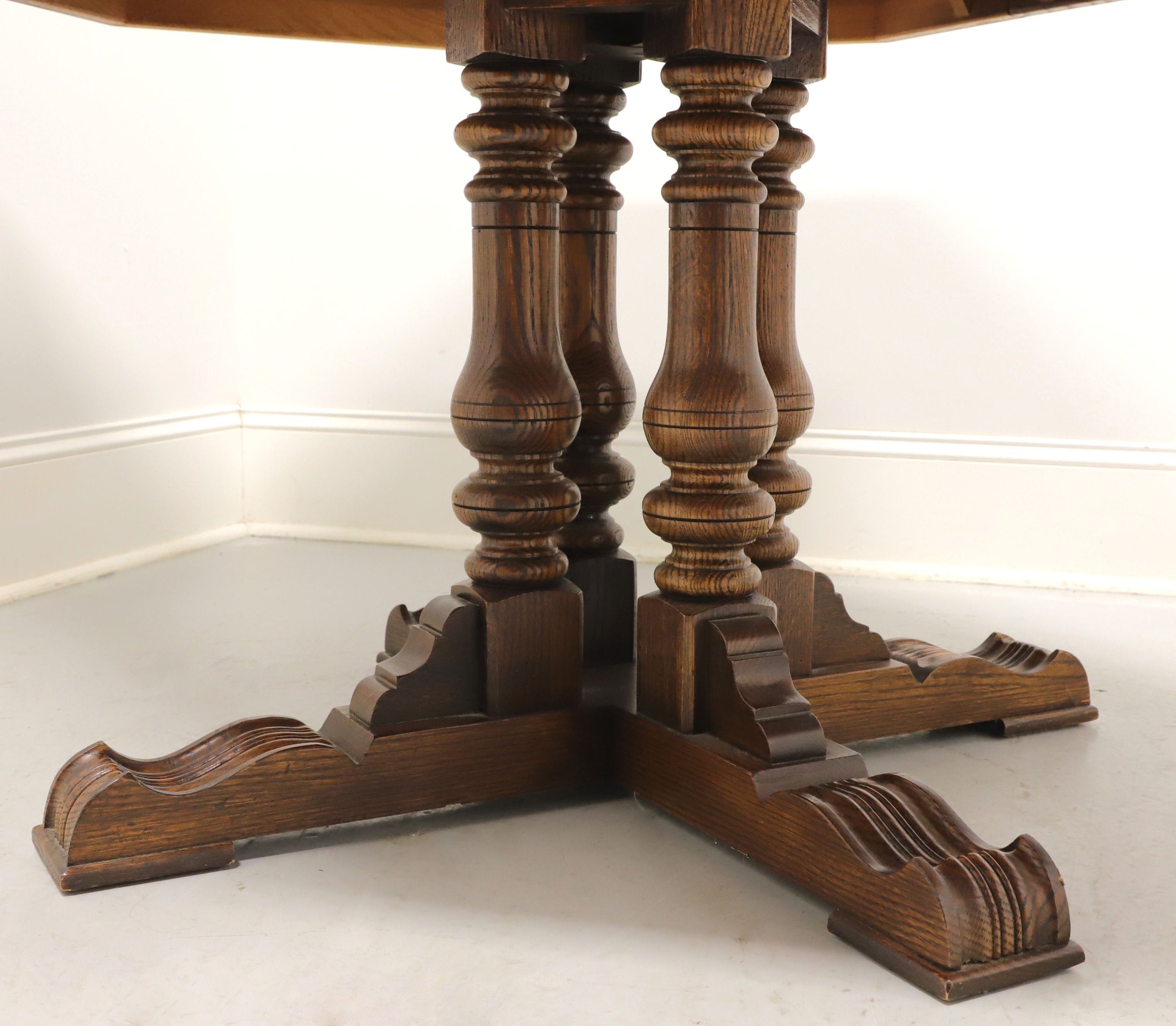 ETHAN ALLEN Royal Charter Oak Jacobean Dining Table - Etsy ETHAN ALLEN Royal Charter Oak Jacobean Dining Table - Etsy