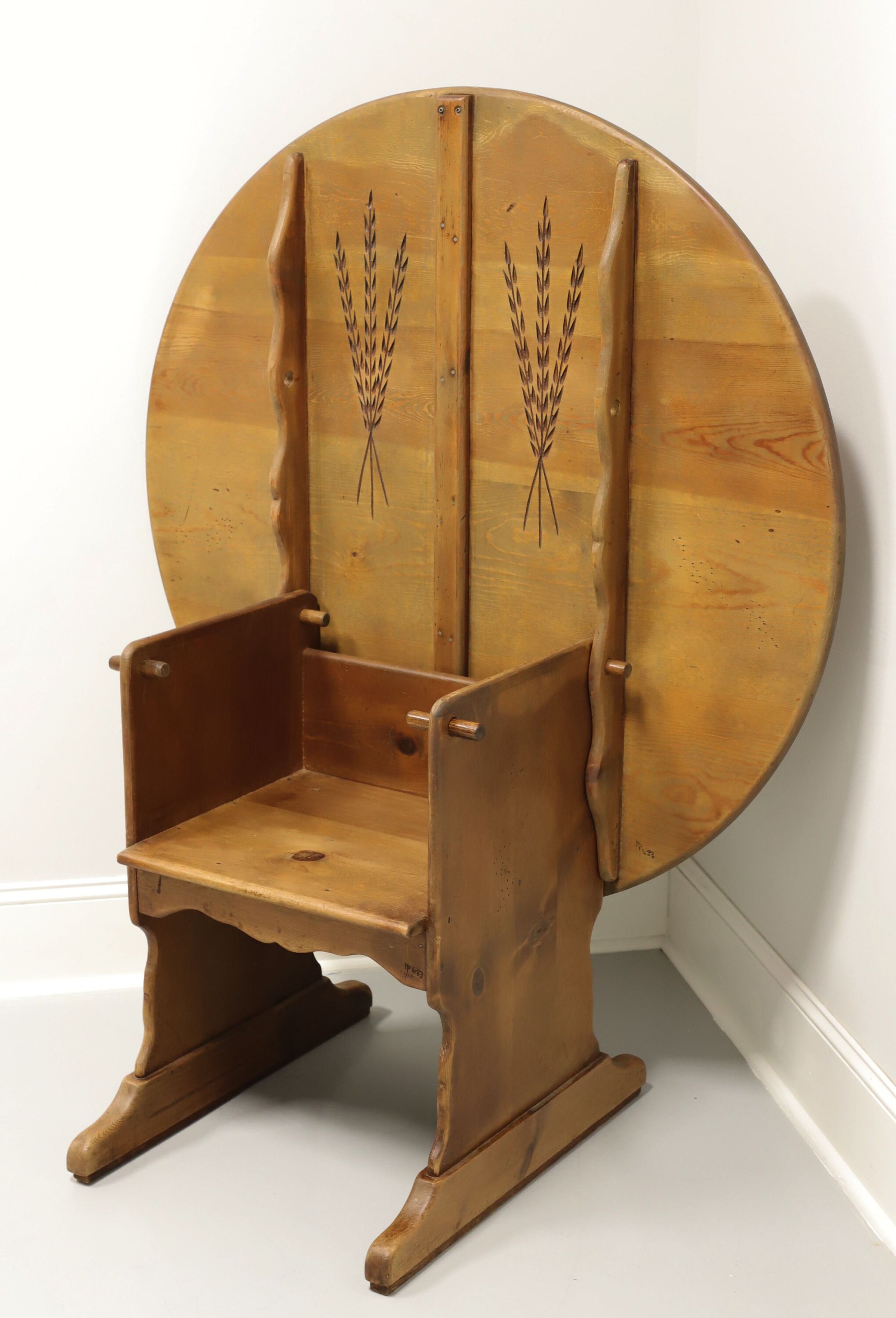 HABERSHAM Pine Tilt-top Hutch Dining Table - Etsy UK