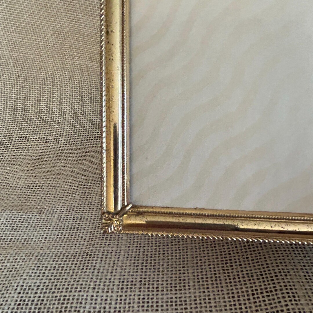 Vintage 8 X 10 Gold Metal Picture Frame8 X 10 Gold Tabletop Easel-back ...