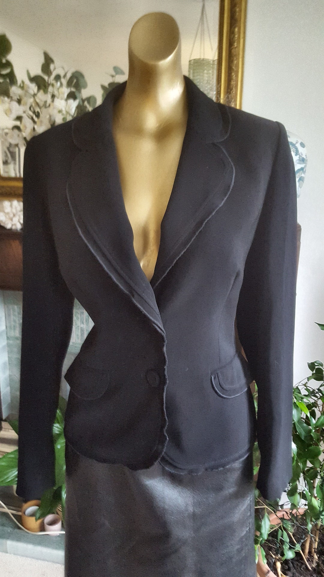 Beautiful 1980 Classic Smart Black Jacket With a Goreous Frill Around ...