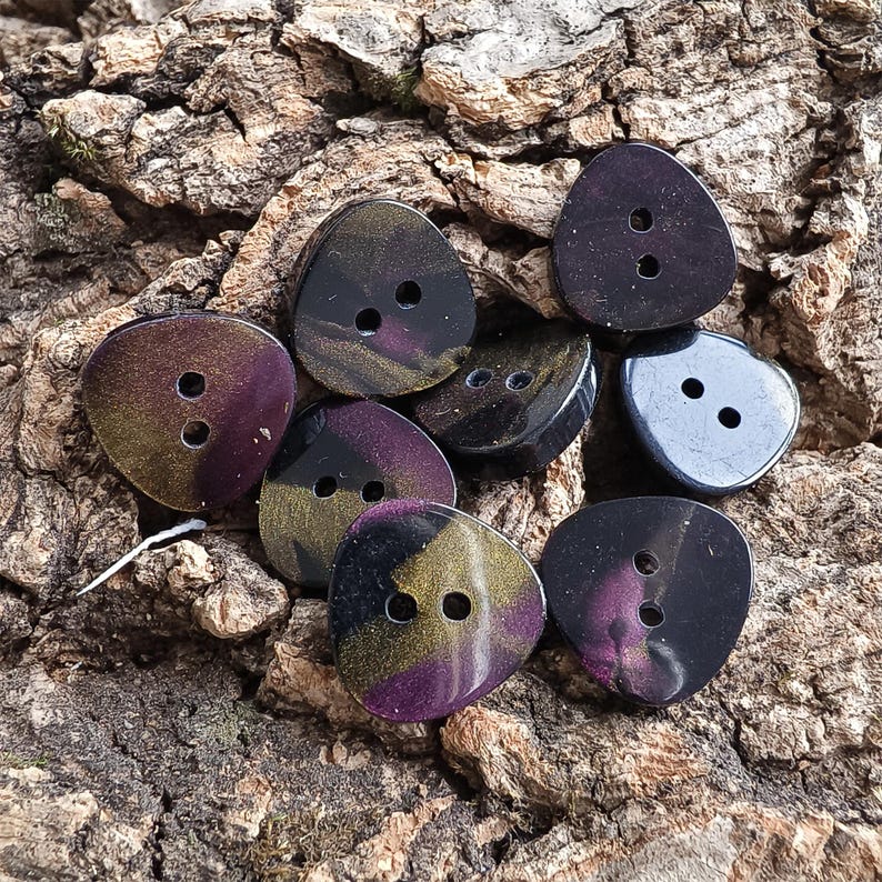 DDP | 12.5mm Irregular Triangle Pearl Resin Buttons Two Holes Colorful ...
