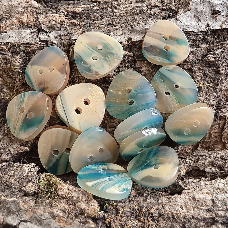 DDP | 12.5mm Irregular Triangle Pearl Resin Buttons Two Holes Colorful ...