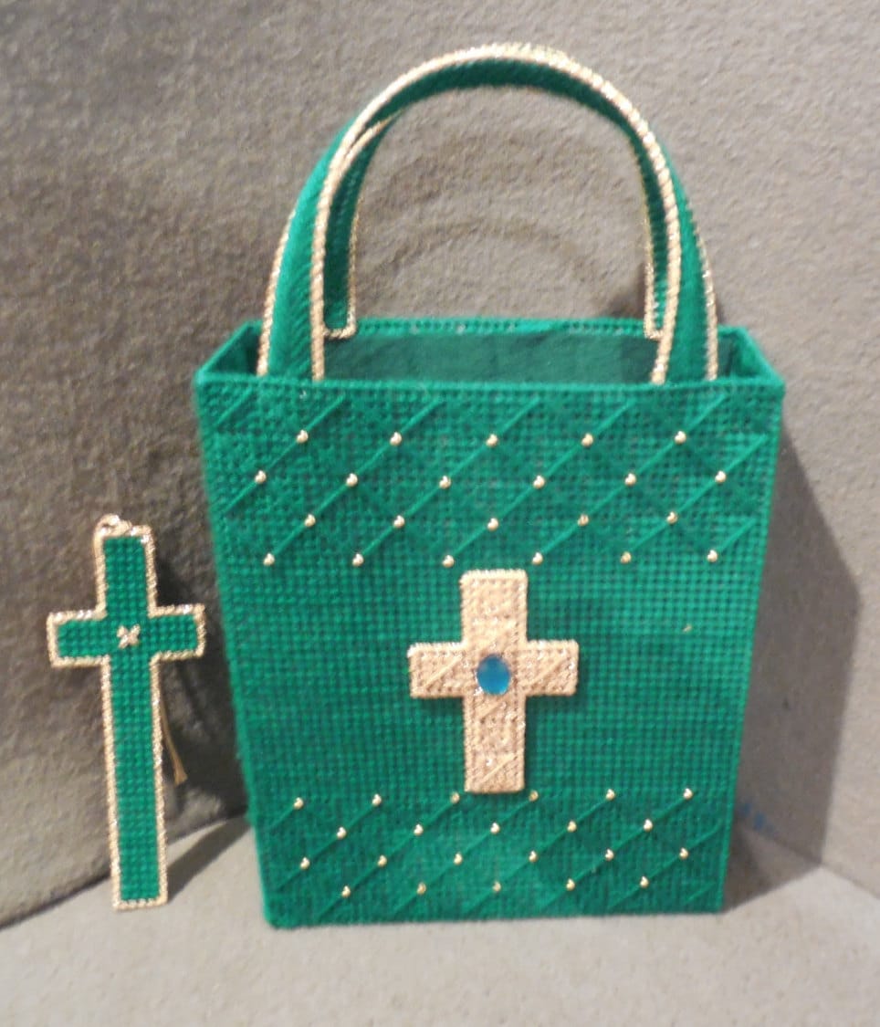 Plastic Canvas Bible Tote W/book Mark - Etsy UK