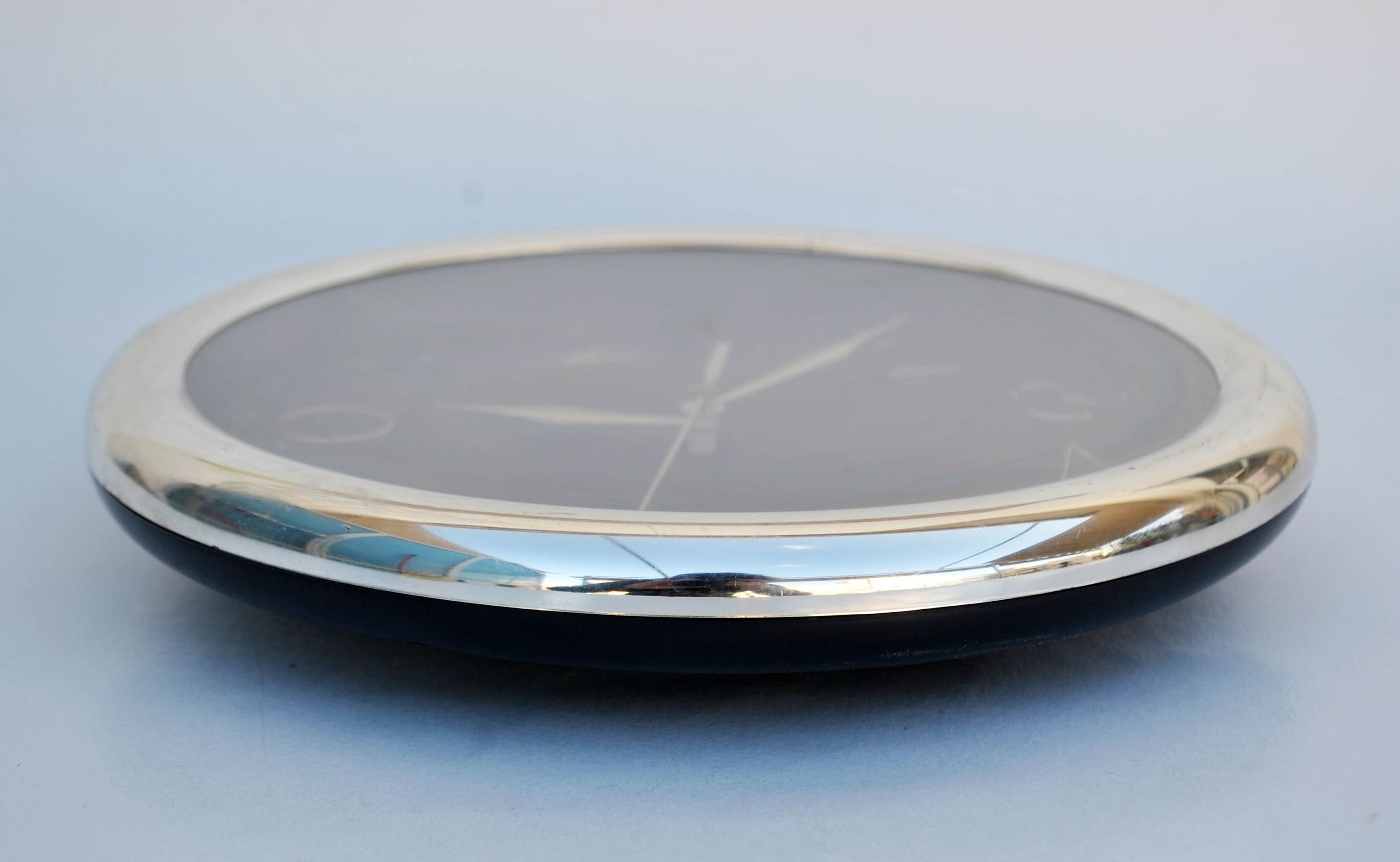 Black Round Minimal Clock 90s Decoration Housewarming Gift Decorative ...