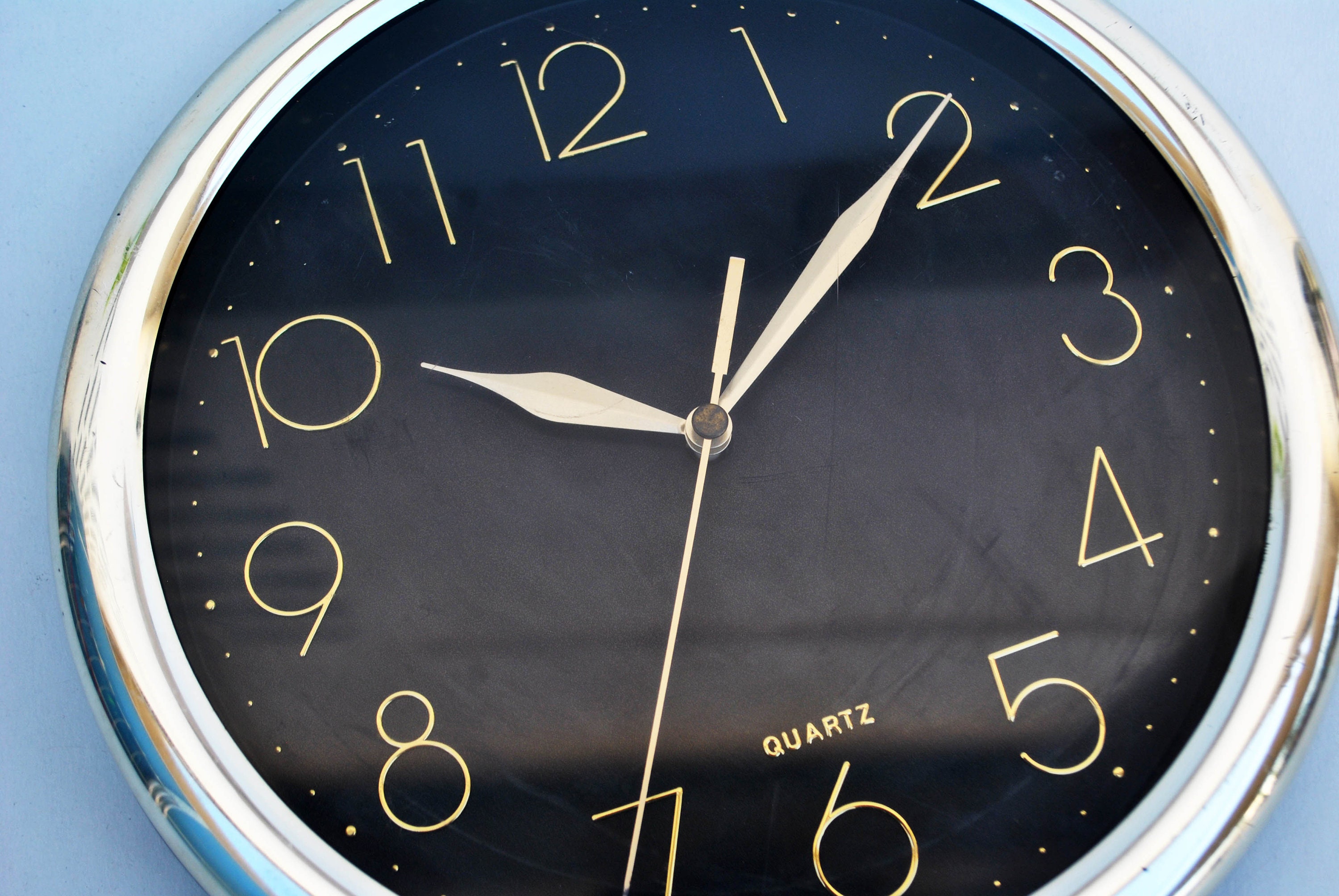 Black Round Minimal Clock 90s Decoration Housewarming Gift Decorative ...