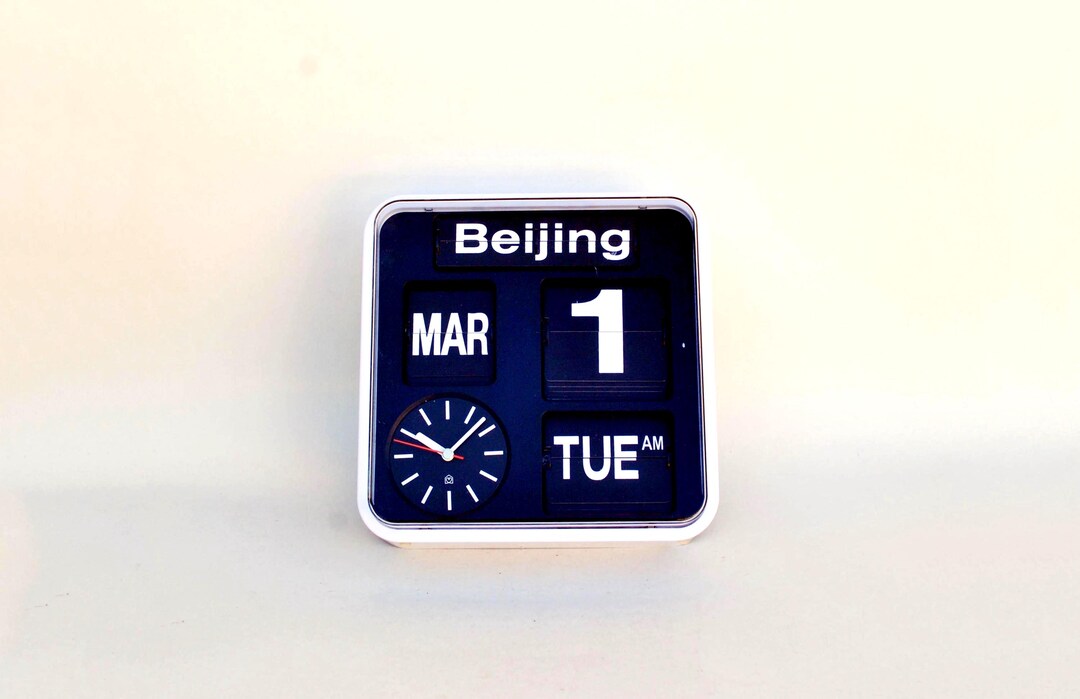 Vintage Flip Calendar Clock – Mid Century Modern Retro Office Decor - Etsy