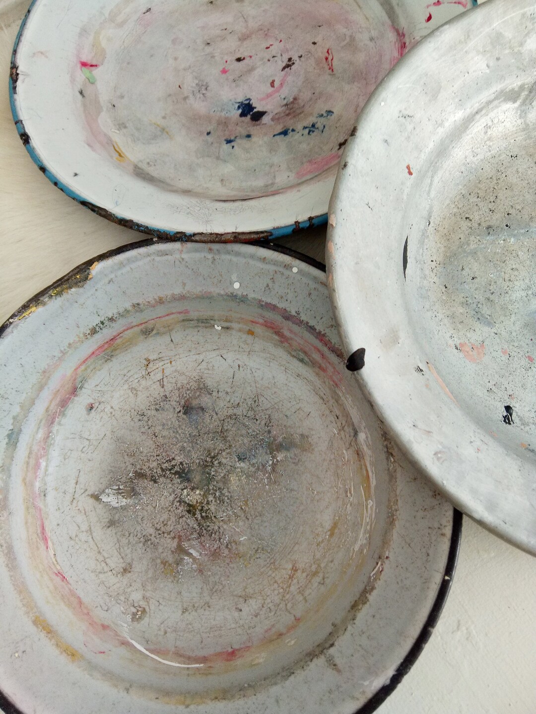 Set of Three Antique Enamel and Tin Plates, 1890, Painter, Mixing Plate ...