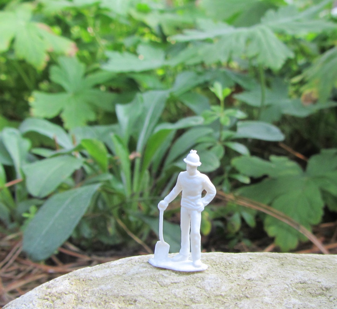Micro Mini Railroad Figures pick 1 or Both Paintable People - Etsy