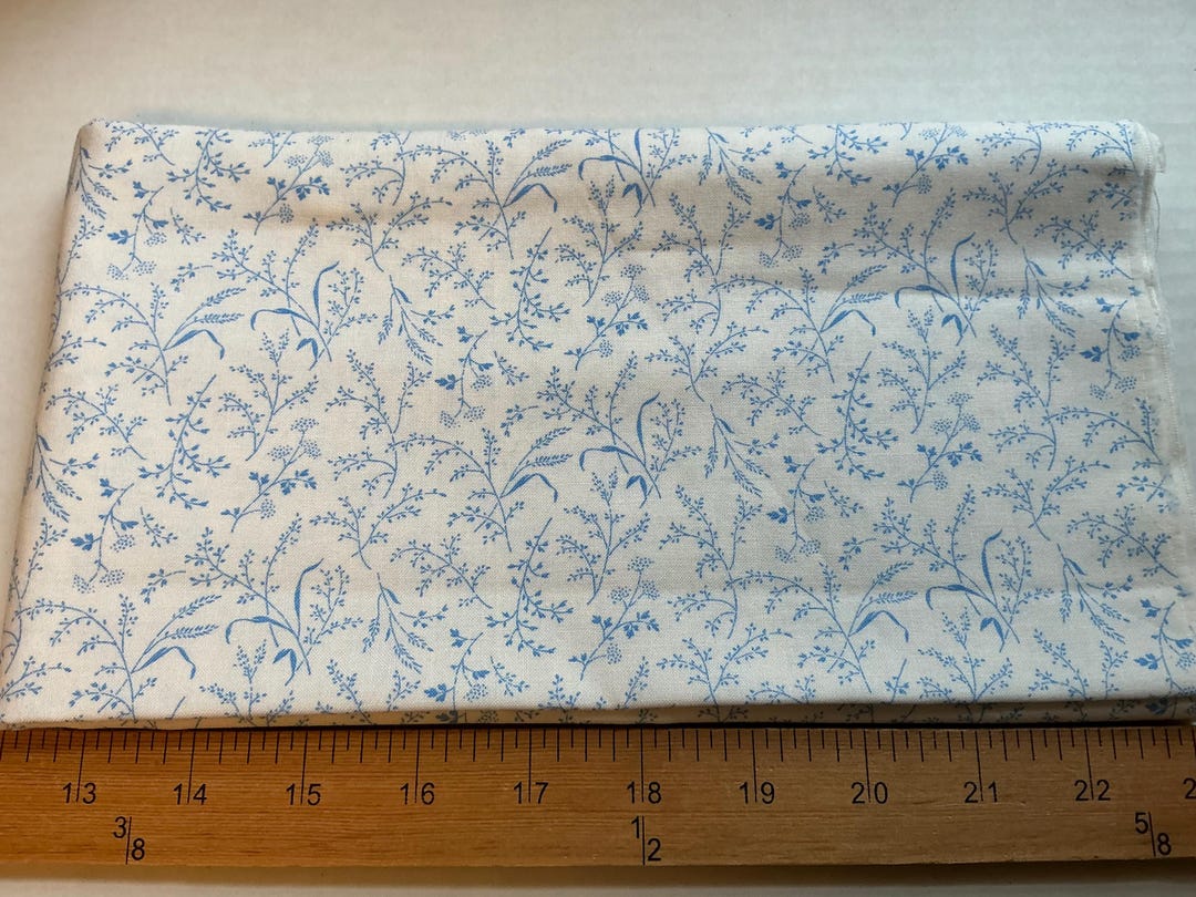 Moda Fabric ---1 Yard X 44" Moda Summer Breeze IV Pattern # 33285-BW ...
