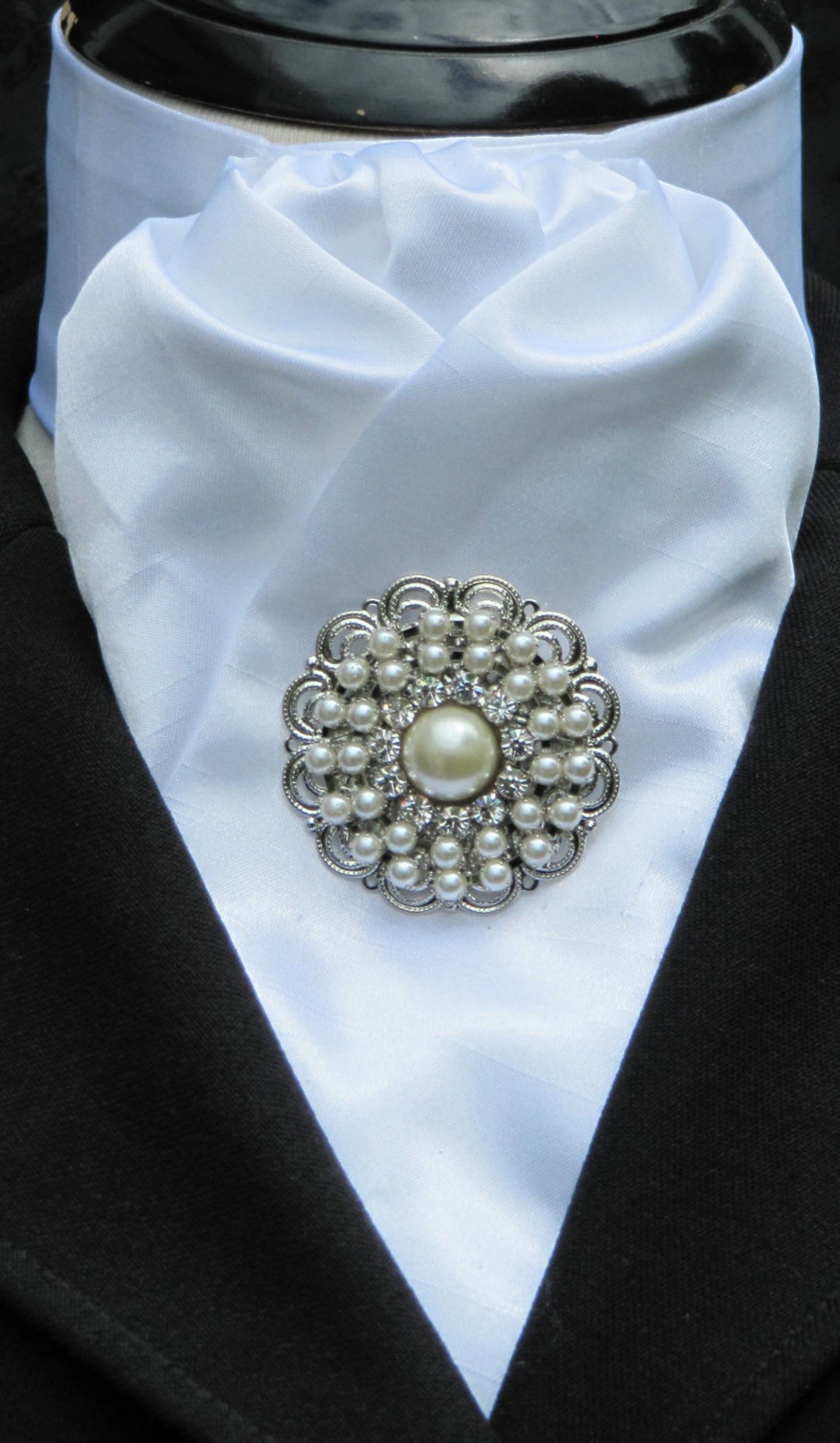 Ready Tied White or Cream Faux Silk Riding Stock Tie Scrunchie and ...