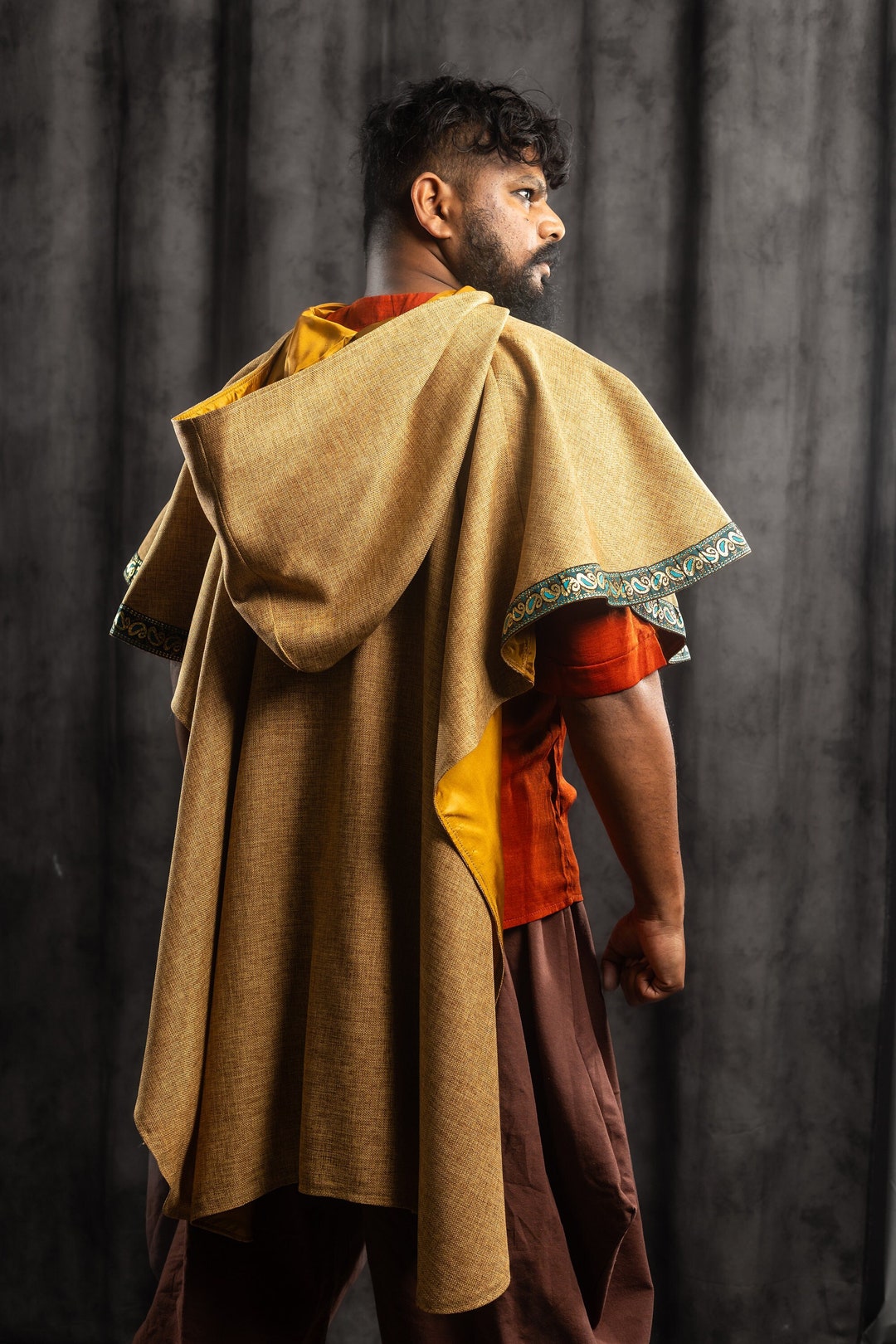 The Wanderer's Hooded Cloak - in Linen - Etsy