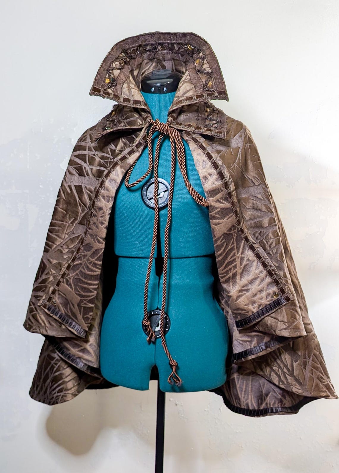 Autumn Court Convertible Cape Brown Forest-pattern Damask, One Size ...
