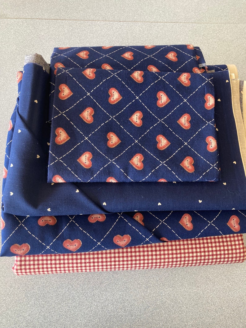 Daisy Kingdom 3 Fabric Quilt Set Button Overall - Hearts Past and ...